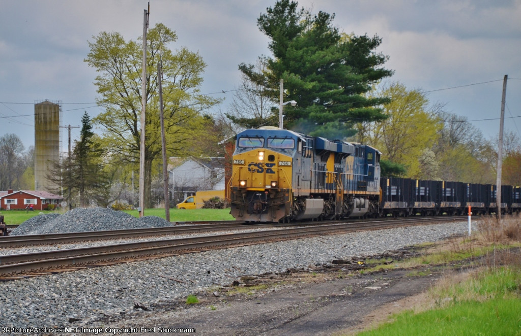 CSX 766 fronts the K511.